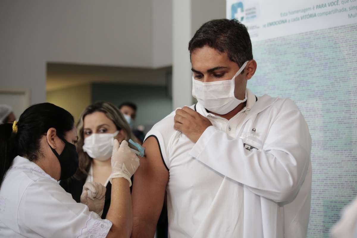 Ceará Recebe 13º Lote De Vacinas E Aplicação Da Primeira Dose Em