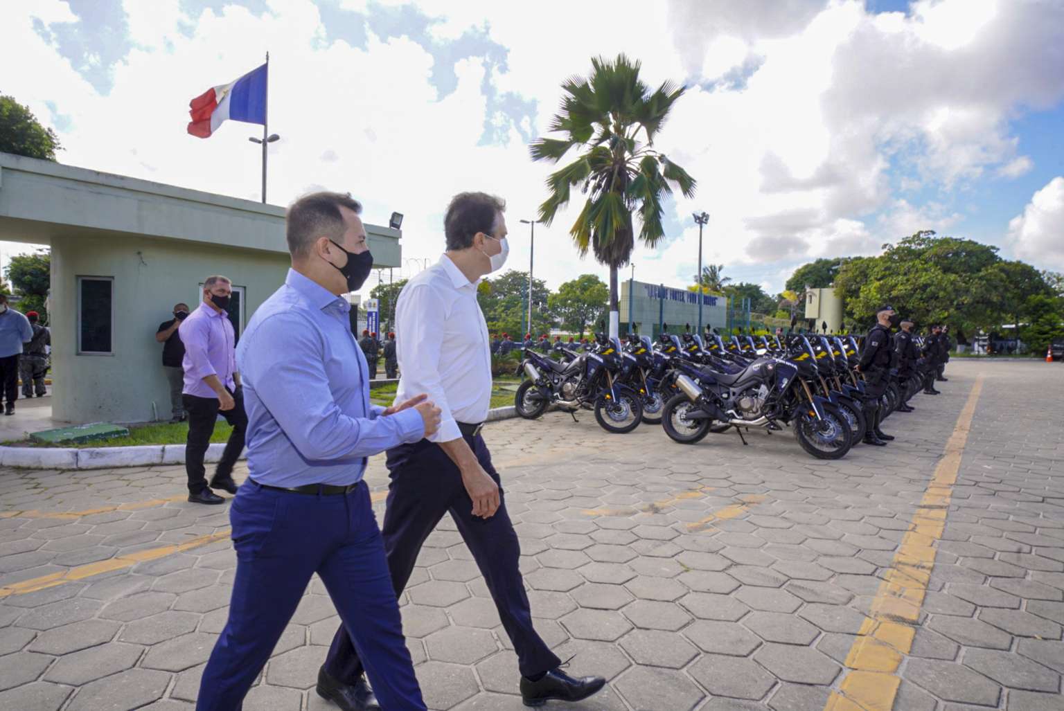 Entrega de 160 motos para o CPRaio marca aniversário de 186 anos da ...