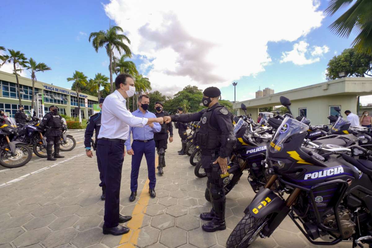 Entrega de 160 motos para o CPRaio marca aniversário de 186 anos da ...