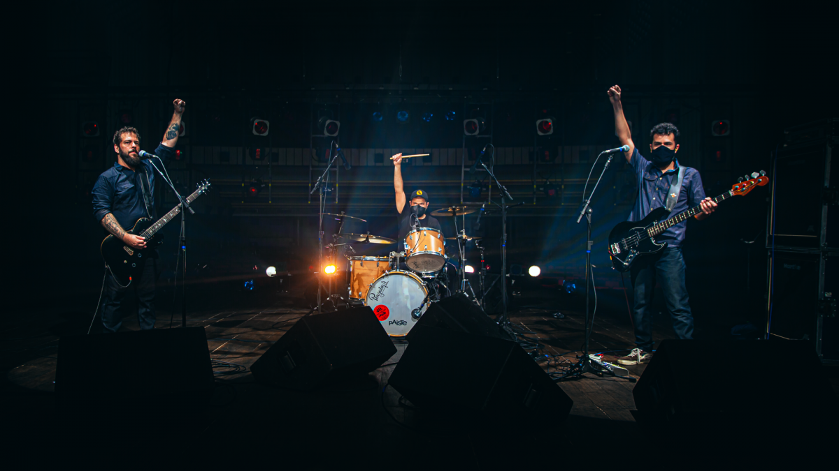 Cineteatro São Luiz celebra o Dia do Rock com show virtual da banda Mad ...