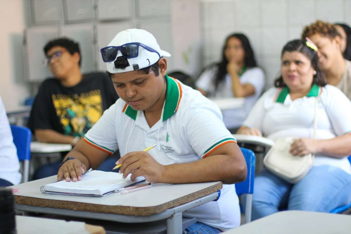 Na escola ou no trabalho, jovens com deficiência intelectual abrigados ...