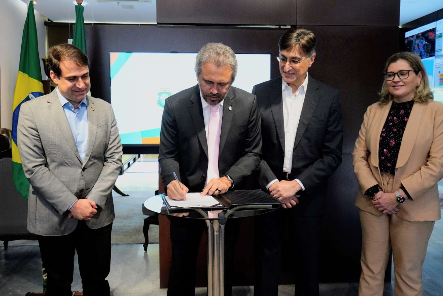 Com investimento de mais de R$ 675 milhões, Governo assina aviso de ...